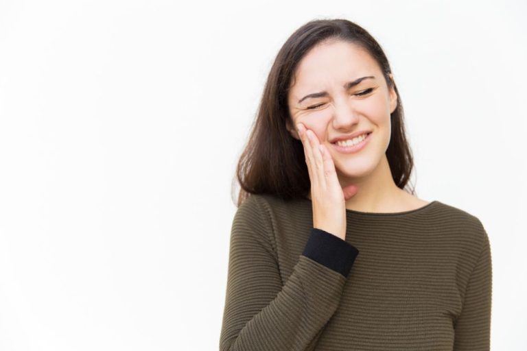 Does Invisalign Hurt? Learn How to Prepare for a Pain-Free Experience ...